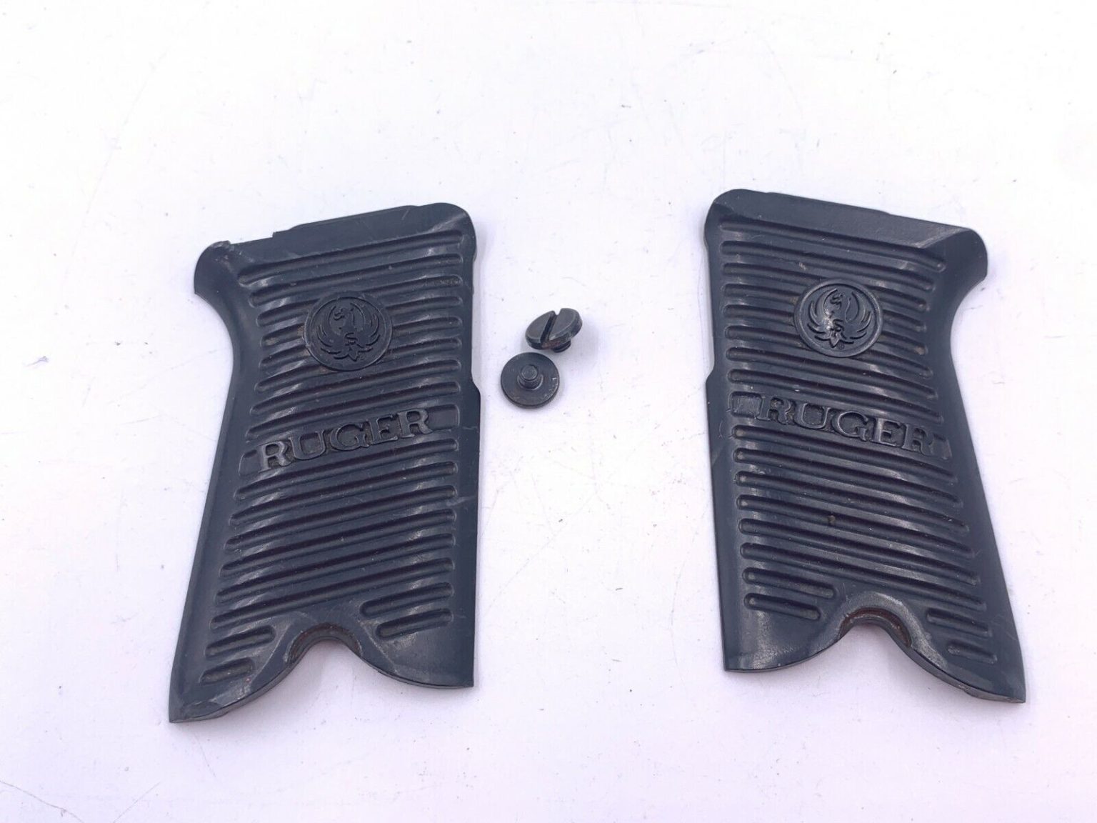 Ruger P89 DC 9mm Pistol, Grips and screws – Postrock Gun Parts